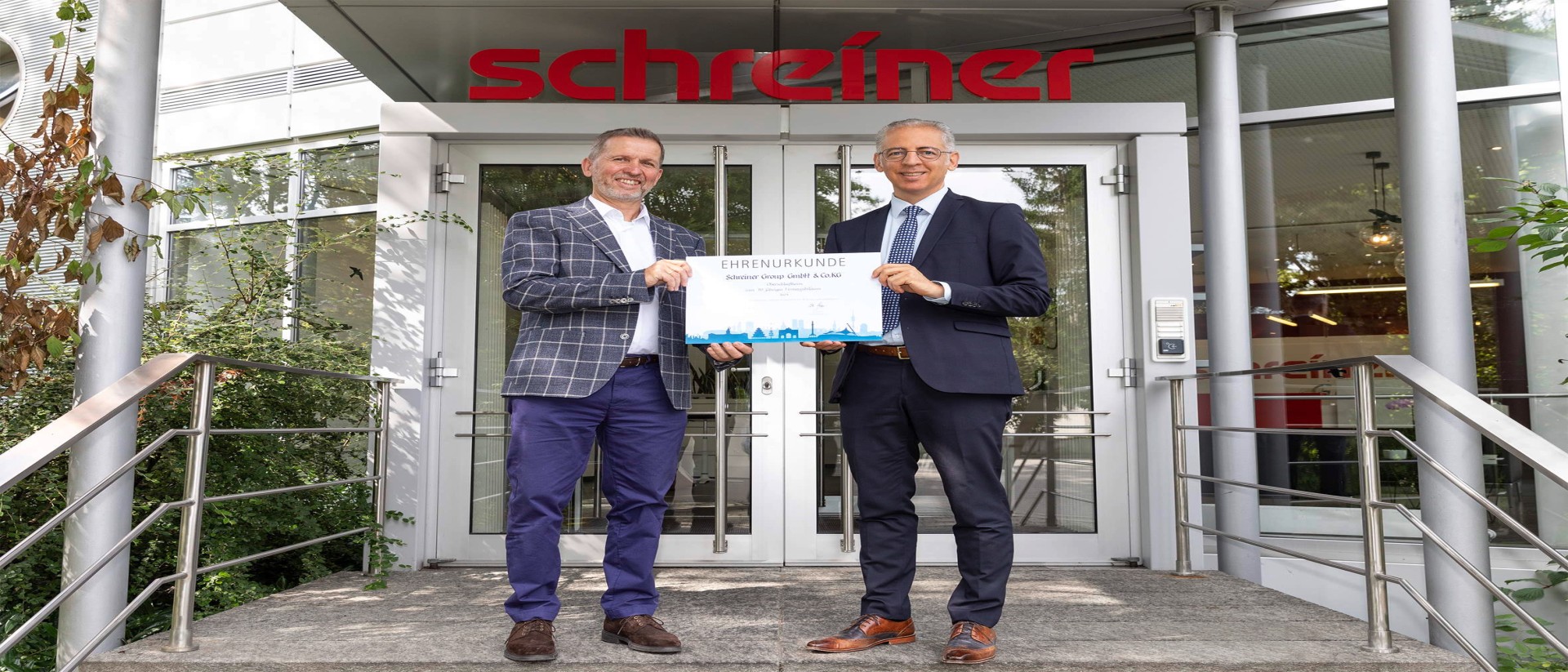 Schreiner Group in Oberschleißheim erhält Ehrenurkunde für 70-jähriges ...