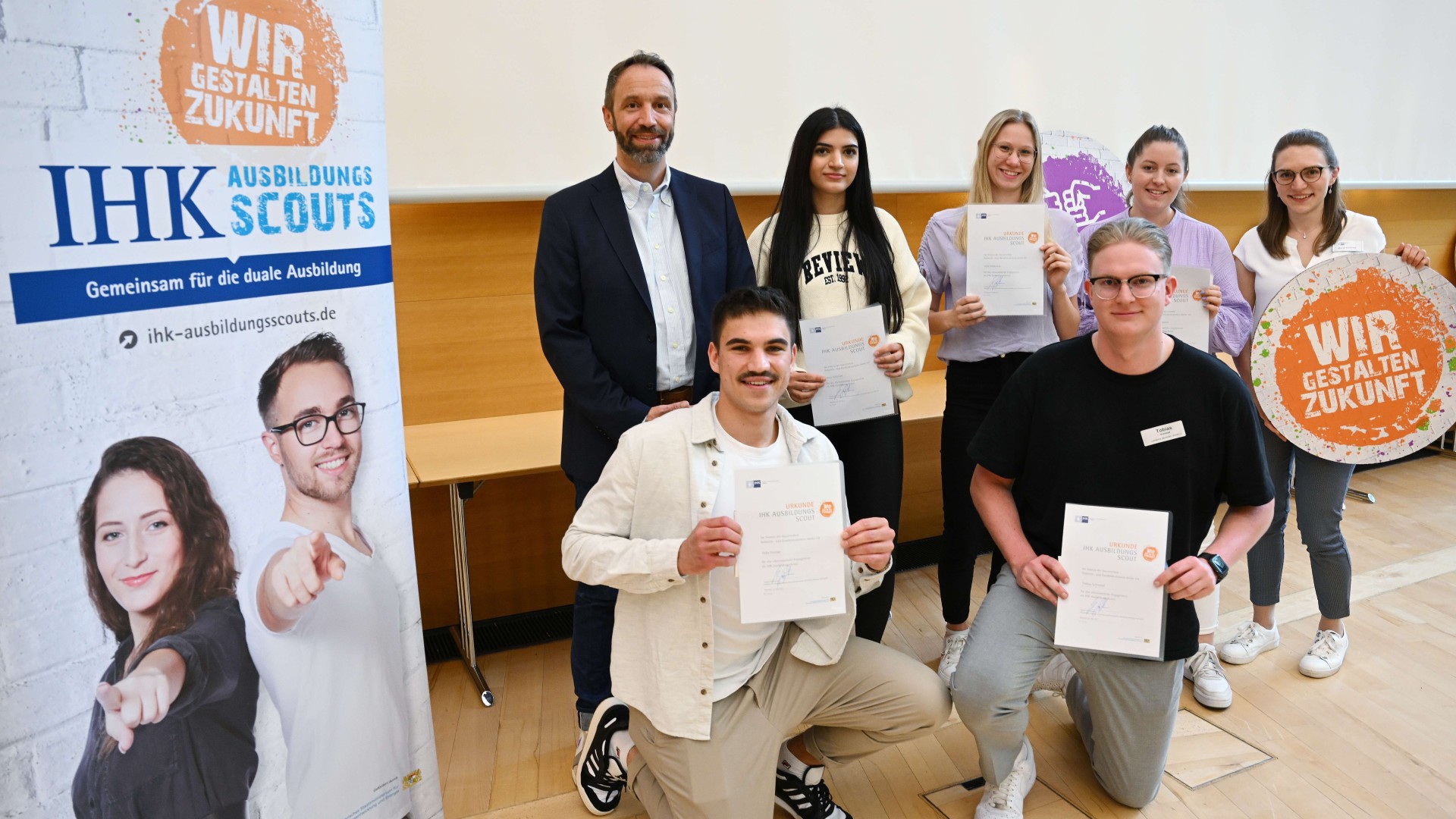 Als Botschafter für die Berufsausbildung an Schulen im Landkreis unterwegs
